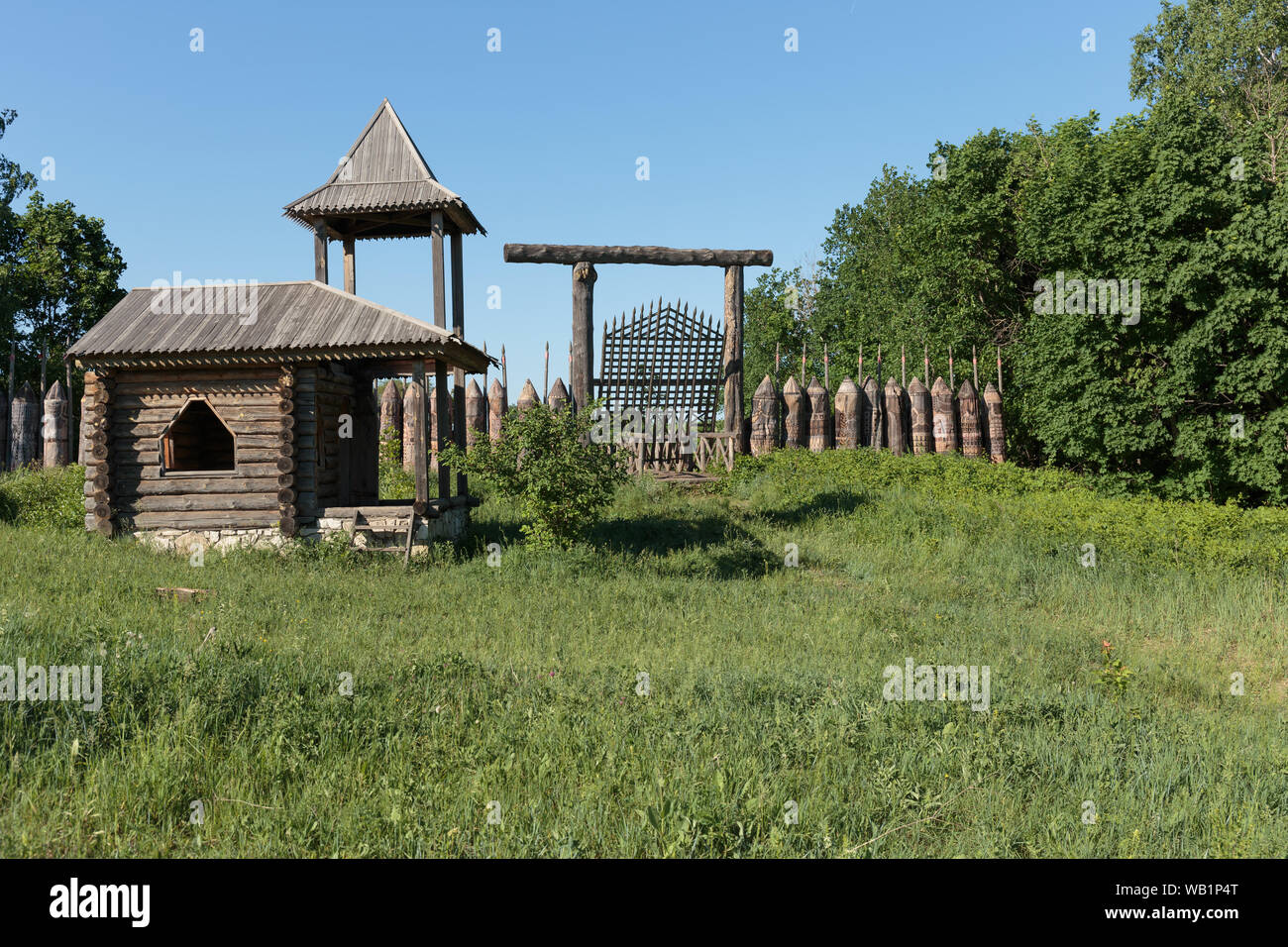 Old wooden fortification wall of the fort Stock Photo - Alamy