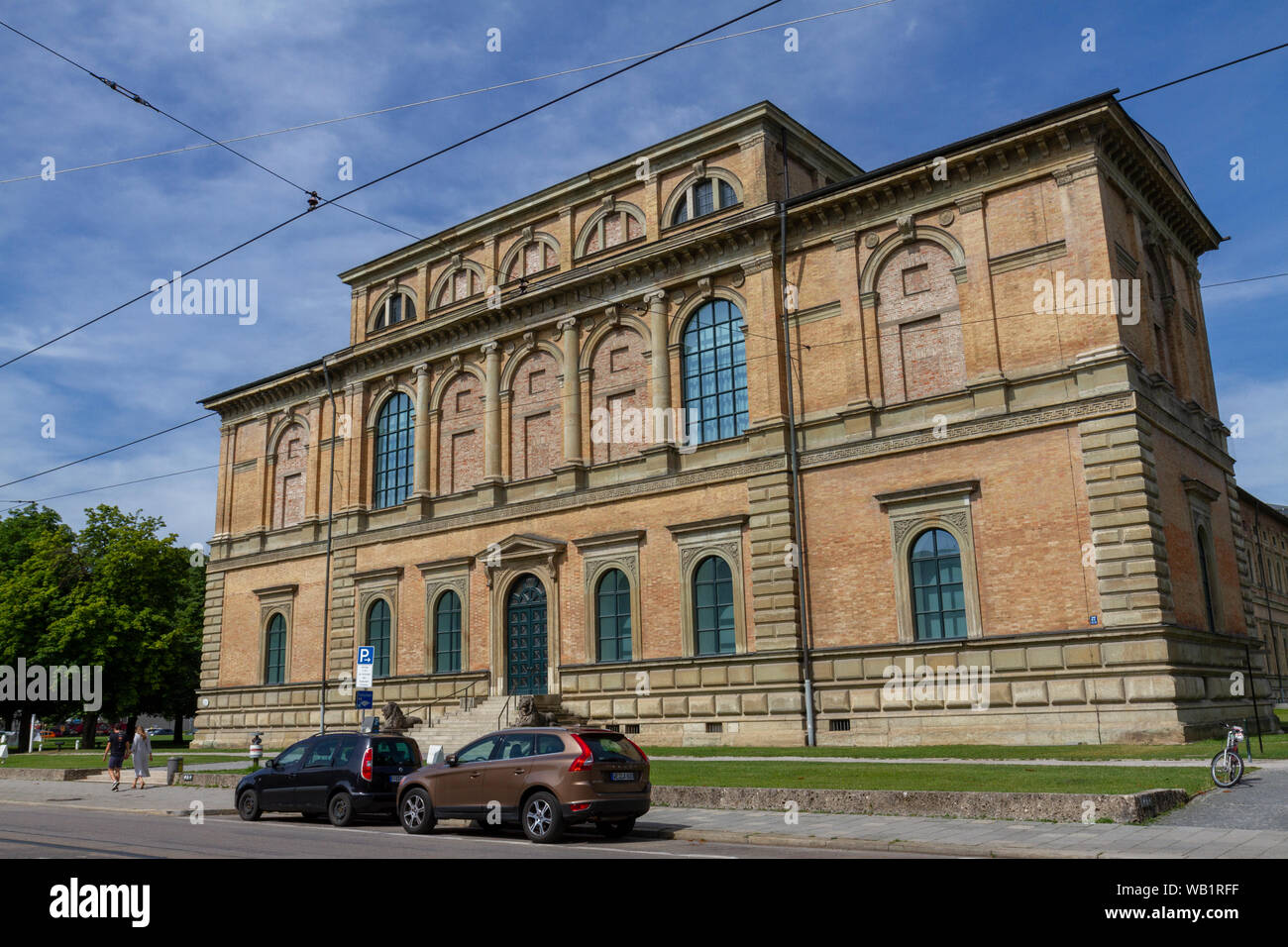 Exterior view of the south east facing facade of the Alte Pinakothek ...