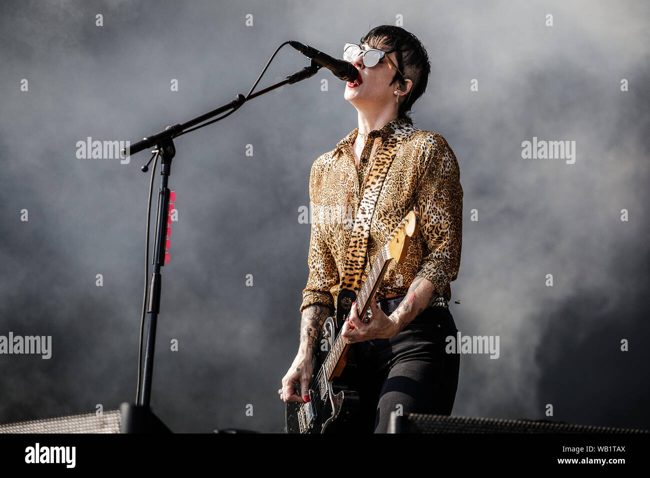 The distillers concert hi-res stock photography and images - Alamy