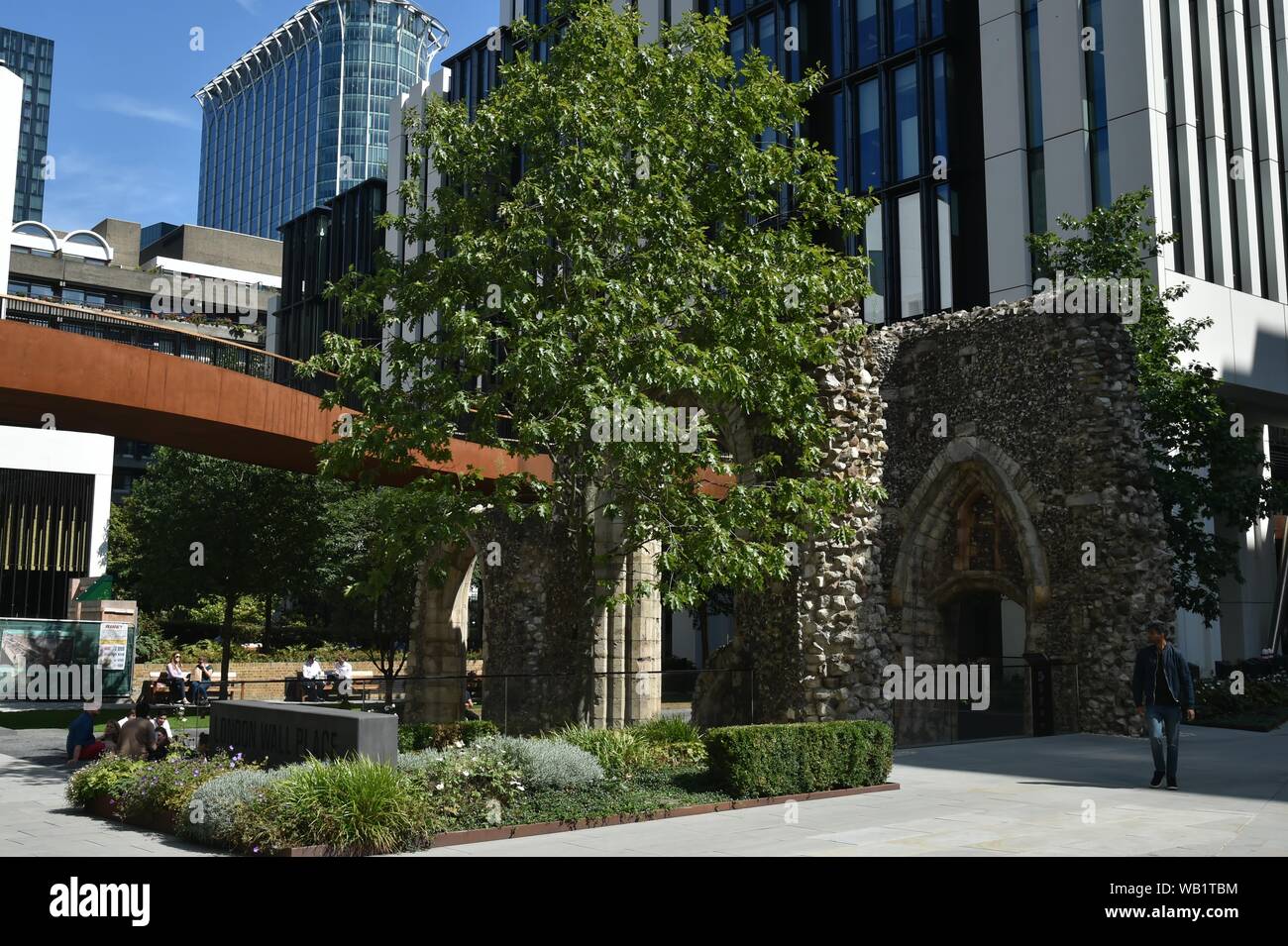 Spaces moorgate hi-res stock photography and images - Alamy