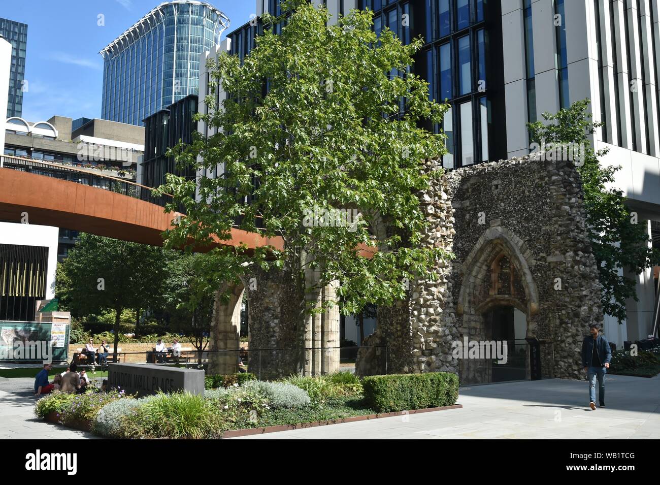 Spaces moorgate hi-res stock photography and images - Alamy