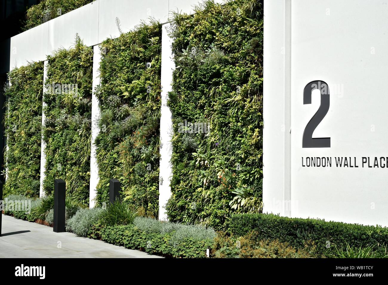 London wall area around Moorgate Stock Photo - Alamy
