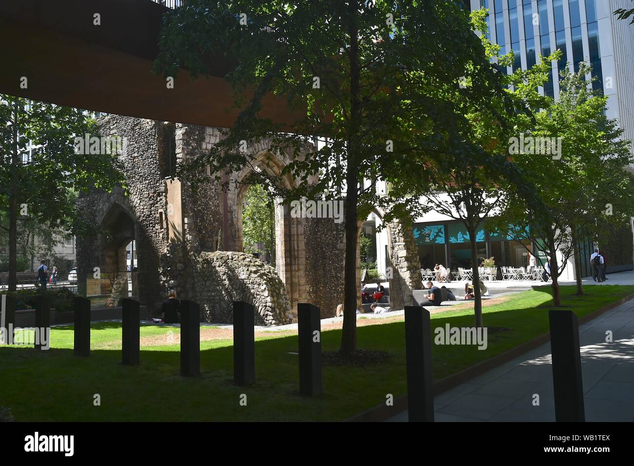 Spaces moorgate hi-res stock photography and images - Alamy