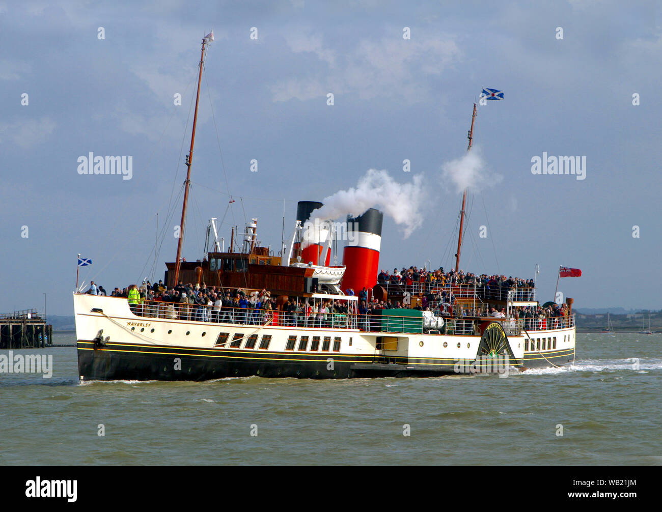 The Waverley was launched in 1946 a is the last oceangoing paddle ...