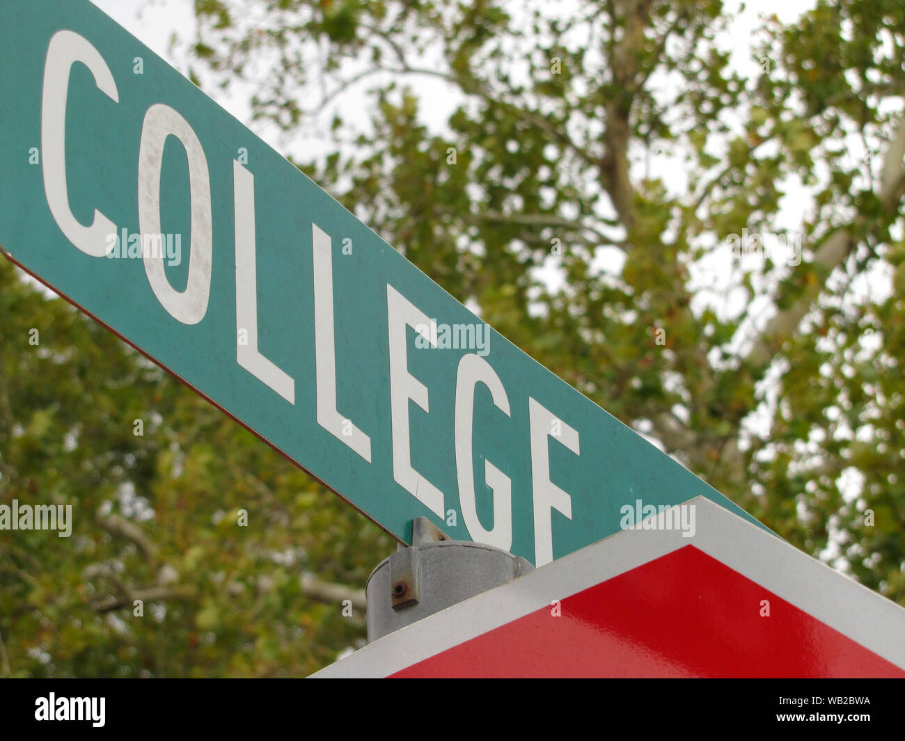 College horizontal hi-res stock photography and images - Alamy