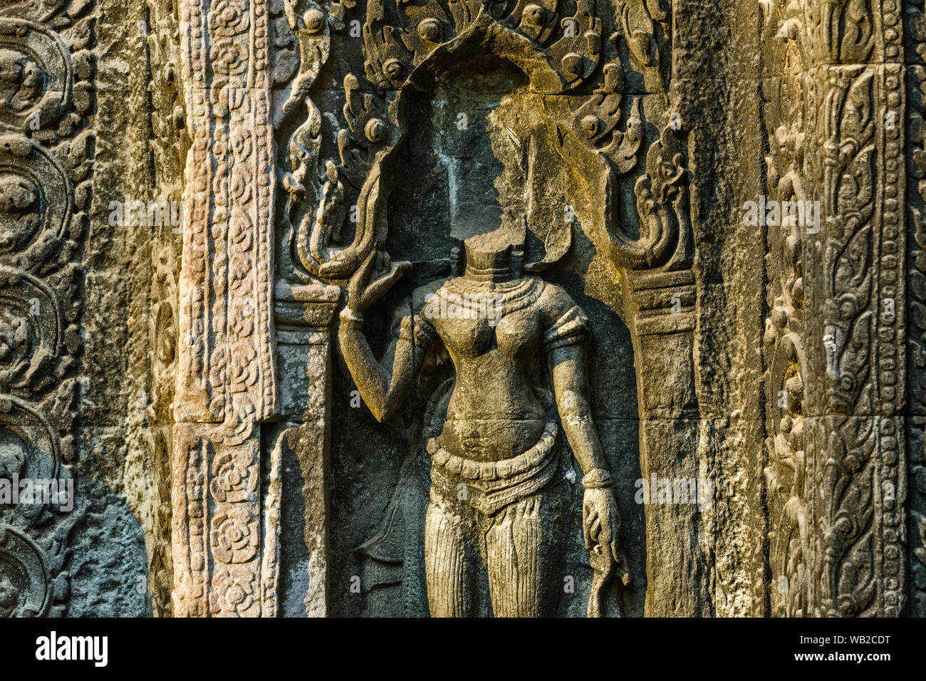 Wall sculpture of ancient khmer art hi-res stock photography and images ...