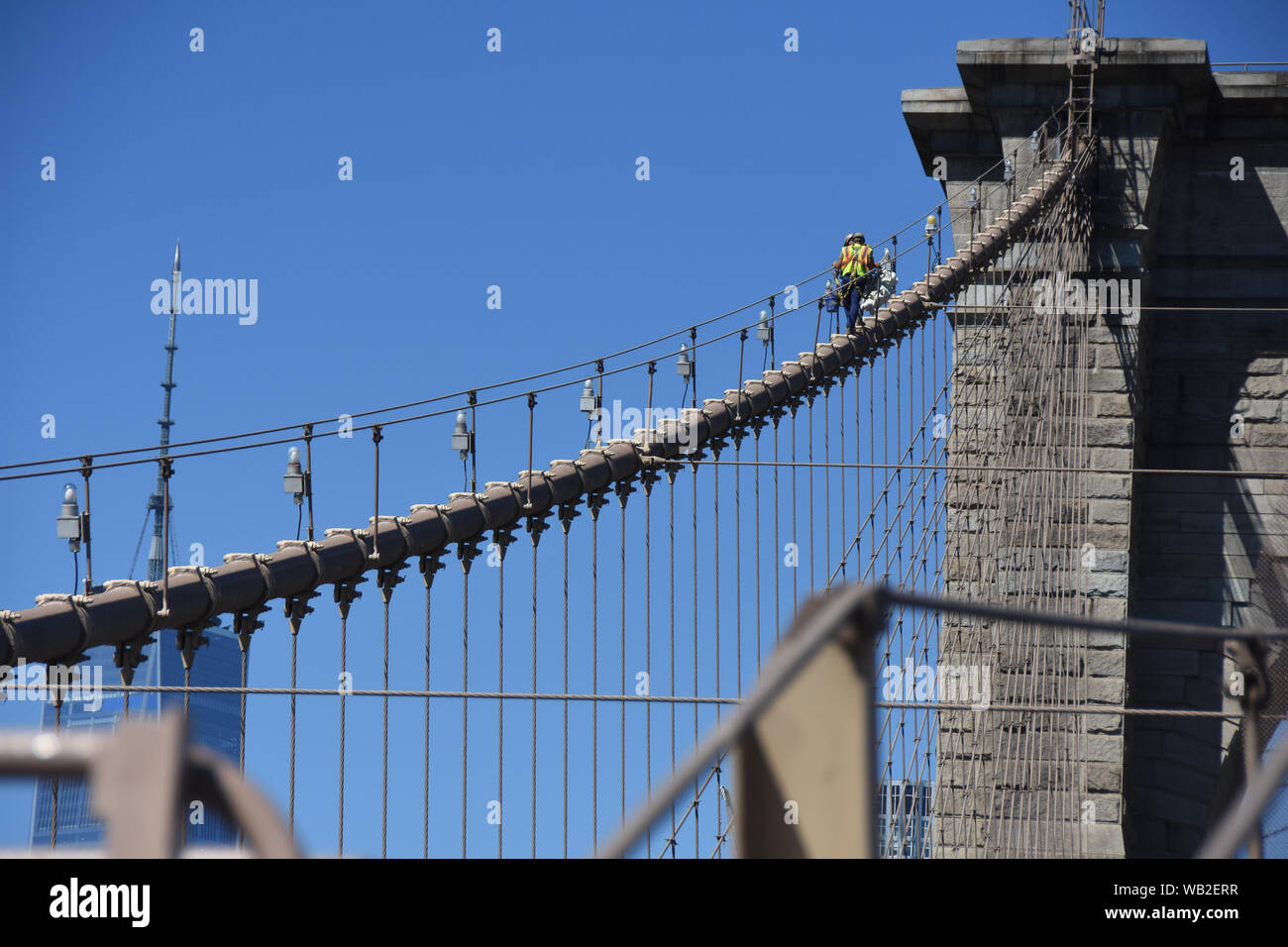 Brooklyn bridge construction workers hi-res stock photography and ...