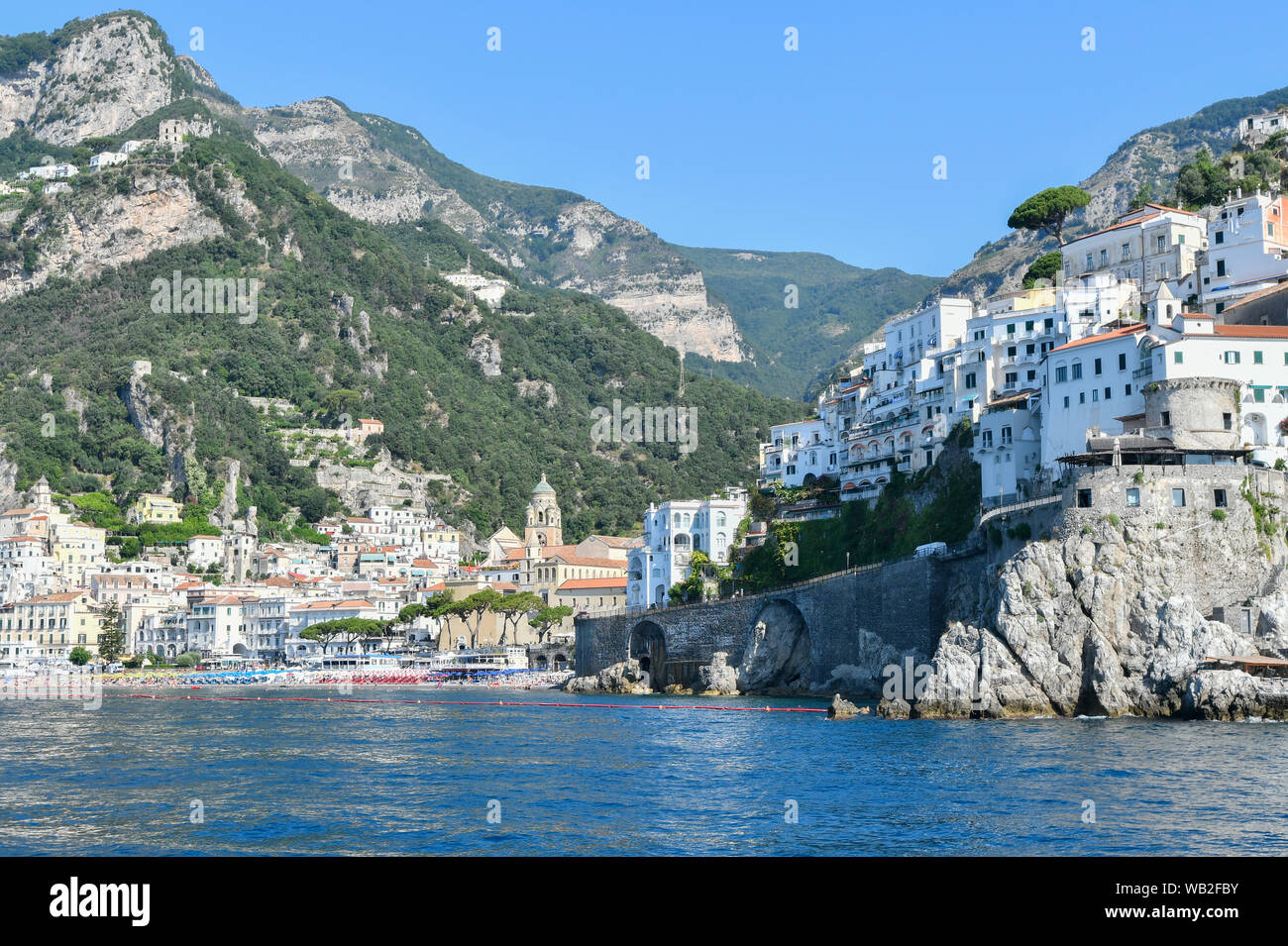 Tourists boat trip amalfi hi-res stock photography and images - Alamy