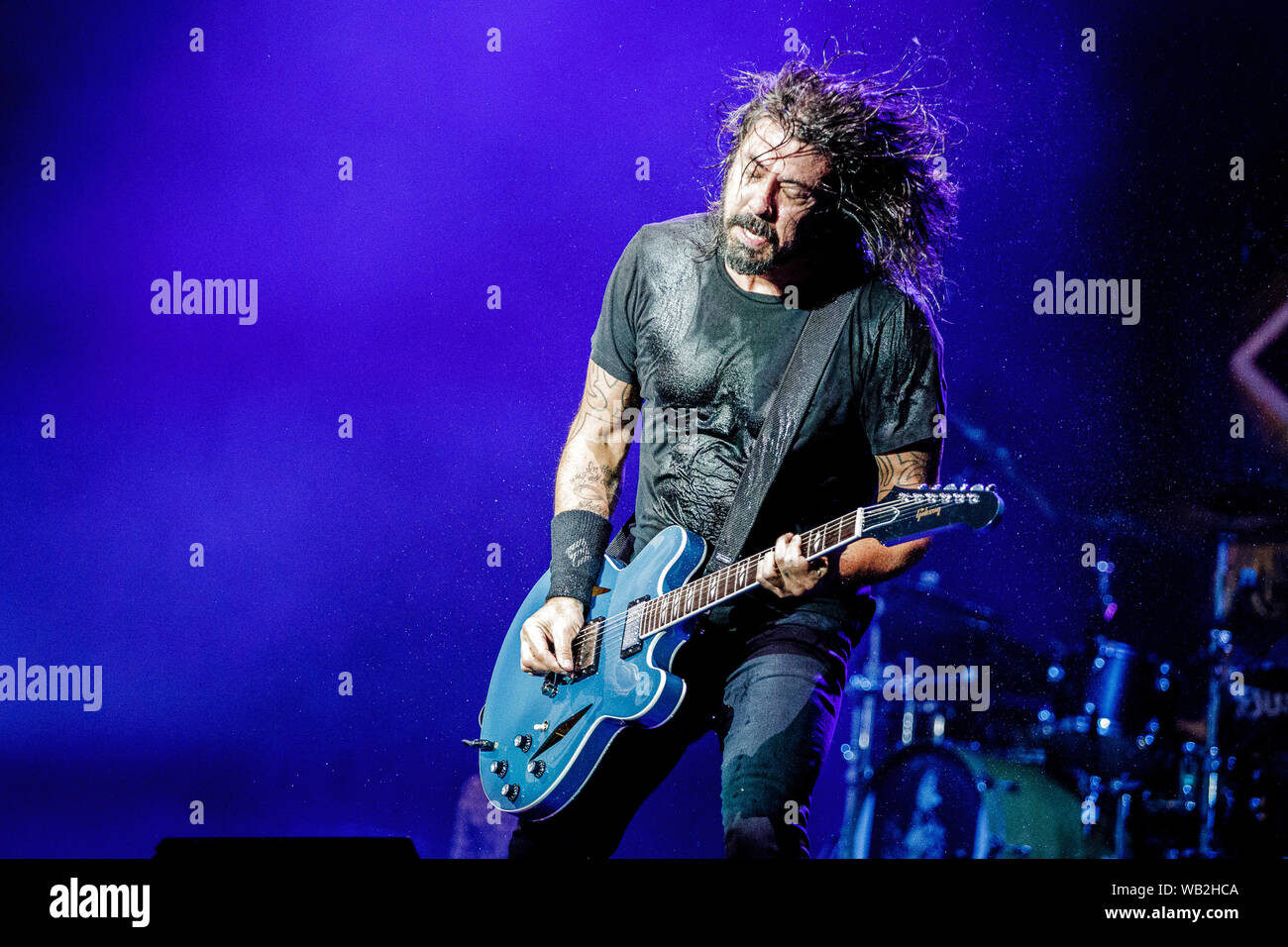 Foo fighters perform on stage hi-res stock photography and images - Alamy