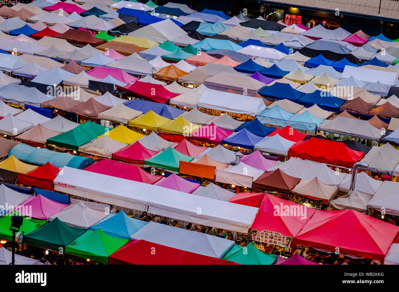 Ratchada Rot Fai Train night market, Bangkok Stock Photo - Alamy