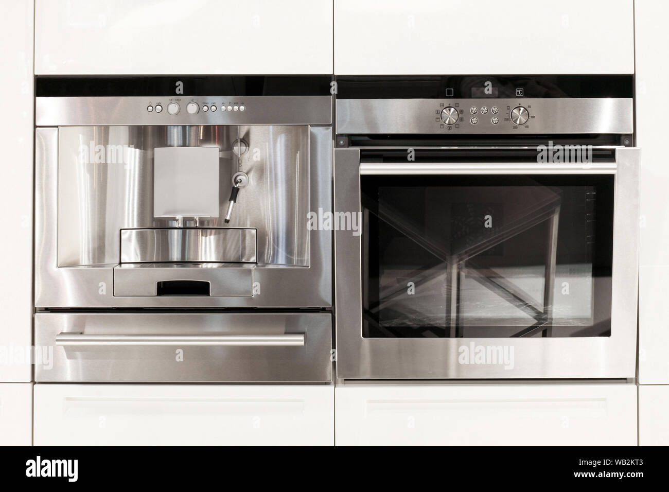 Silver appliances hi-res stock photography and images - Alamy