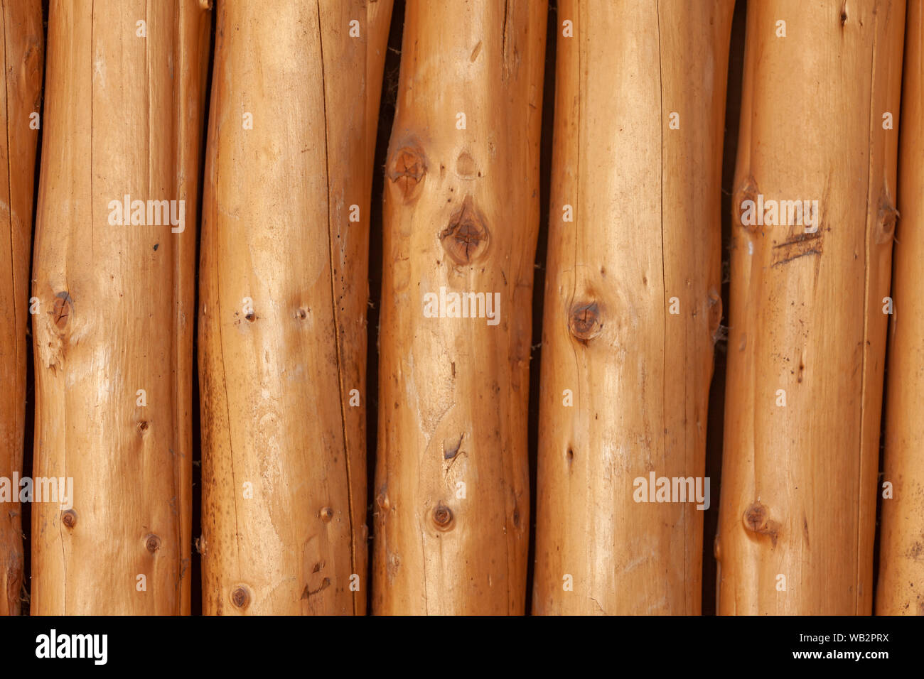 Natural background pattern of a log wall. Texture Stock Photo - Alamy