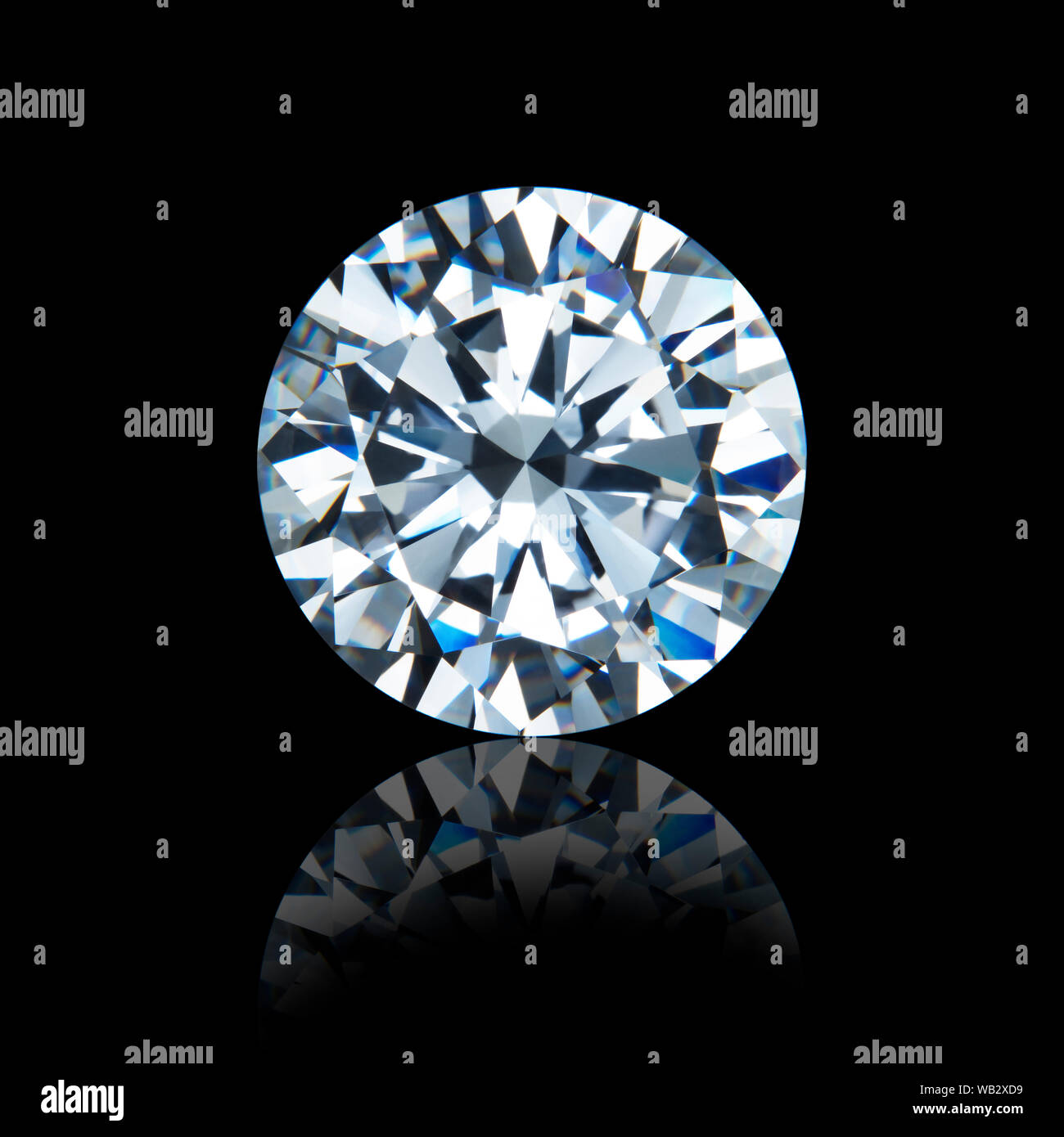 Round cut diamond Stock Photo - Alamy
