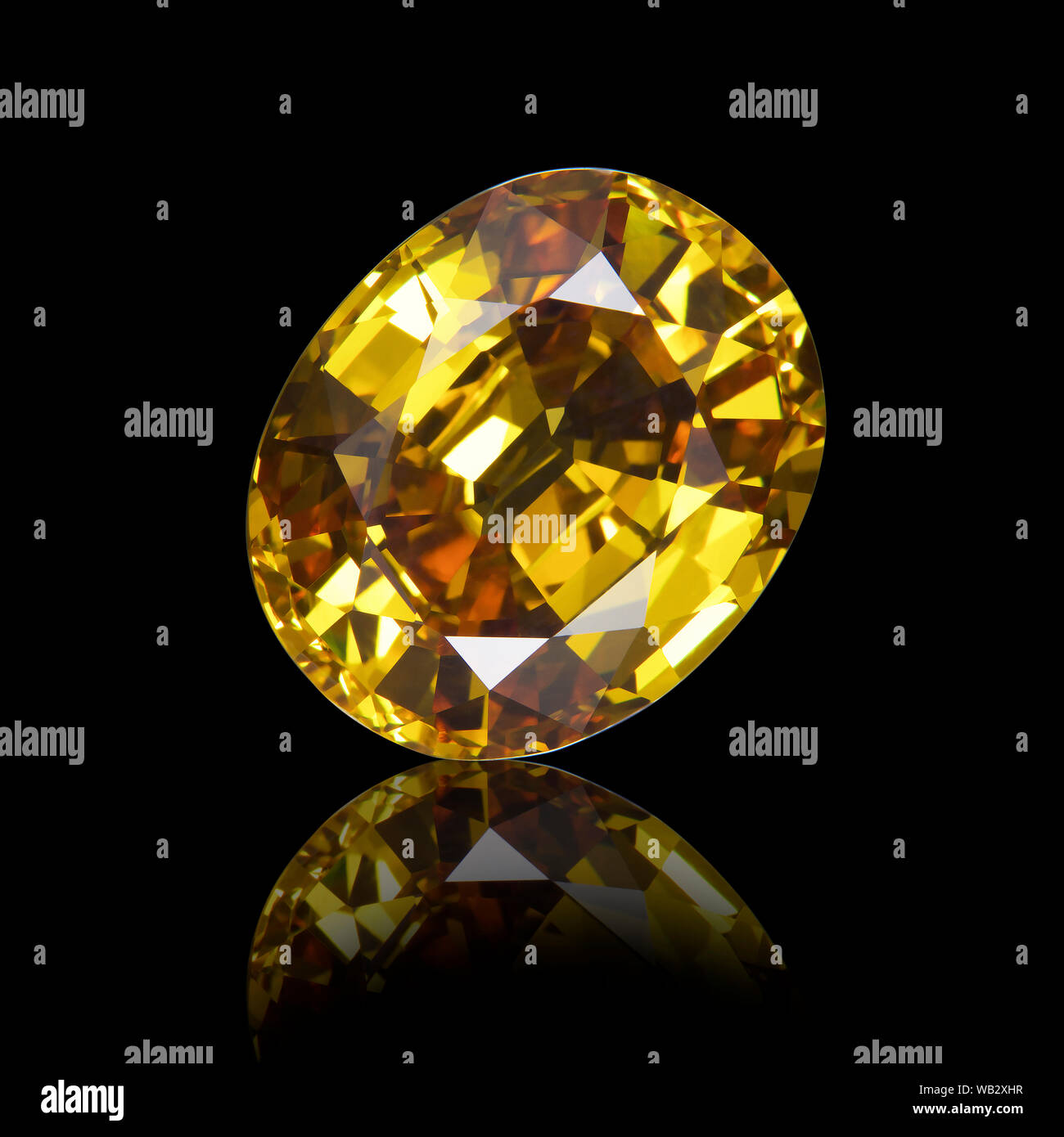 Oval cut Citrine Stock Photo - Alamy