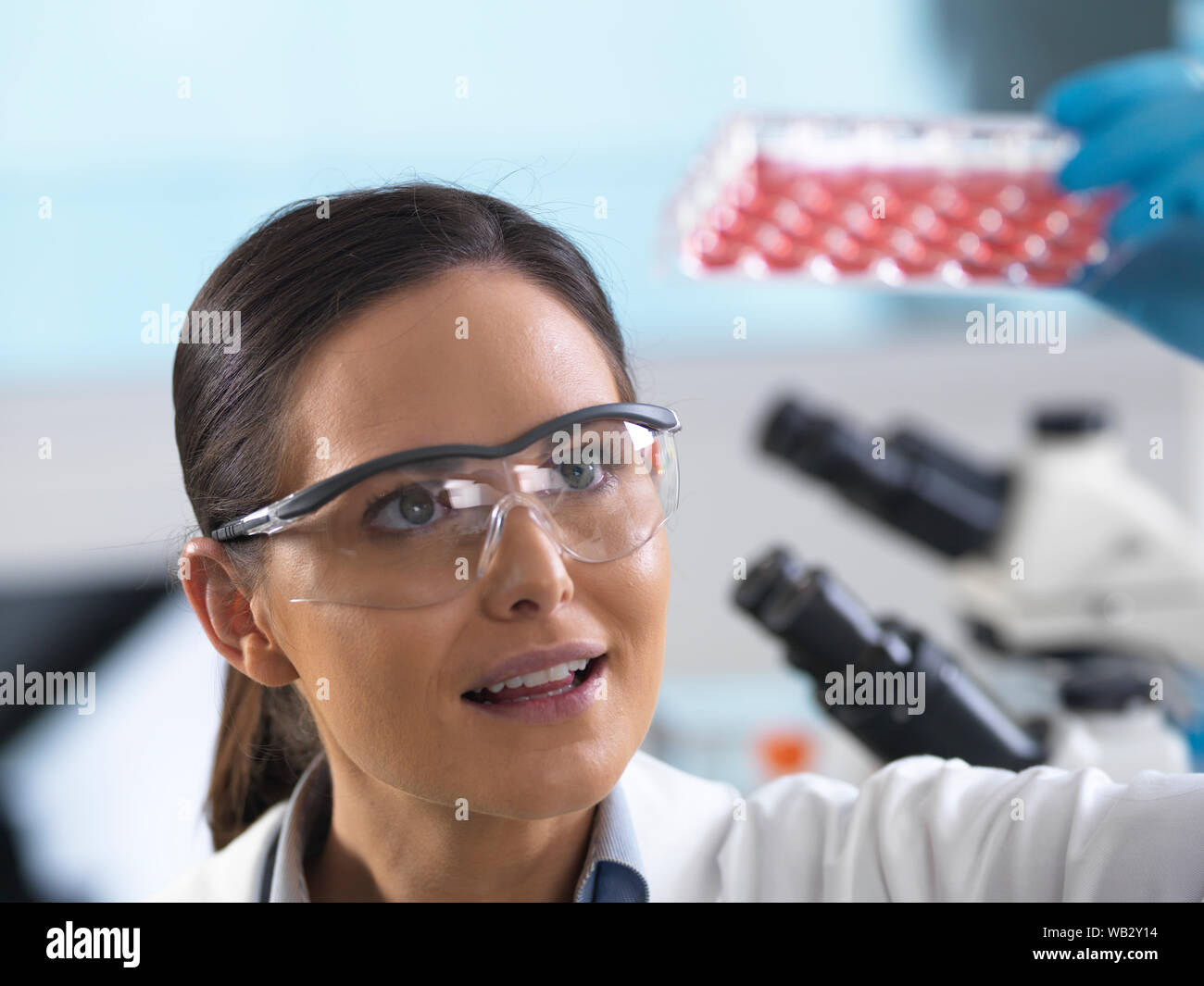 Cell samples hi-res stock photography and images - Alamy