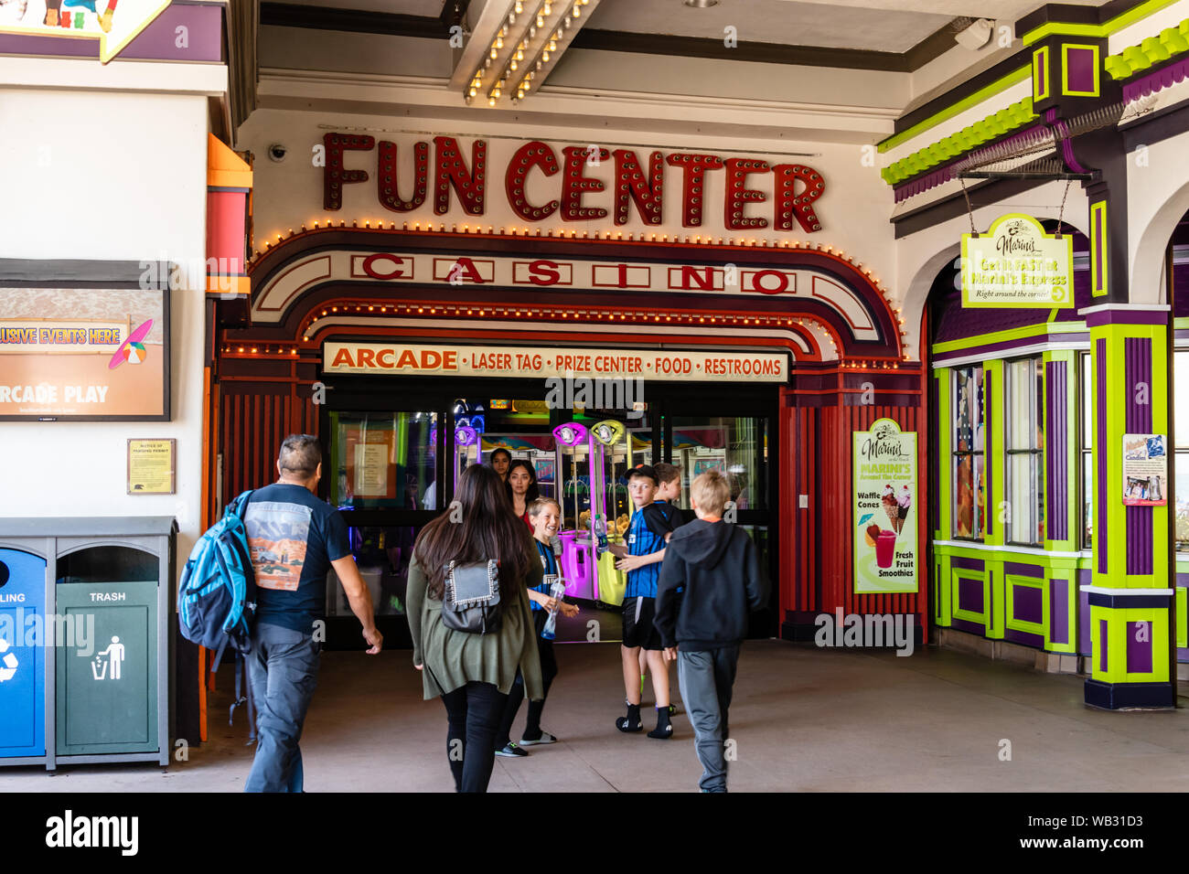 Beach boardwalk arcade hi-res stock photography and images - Alamy