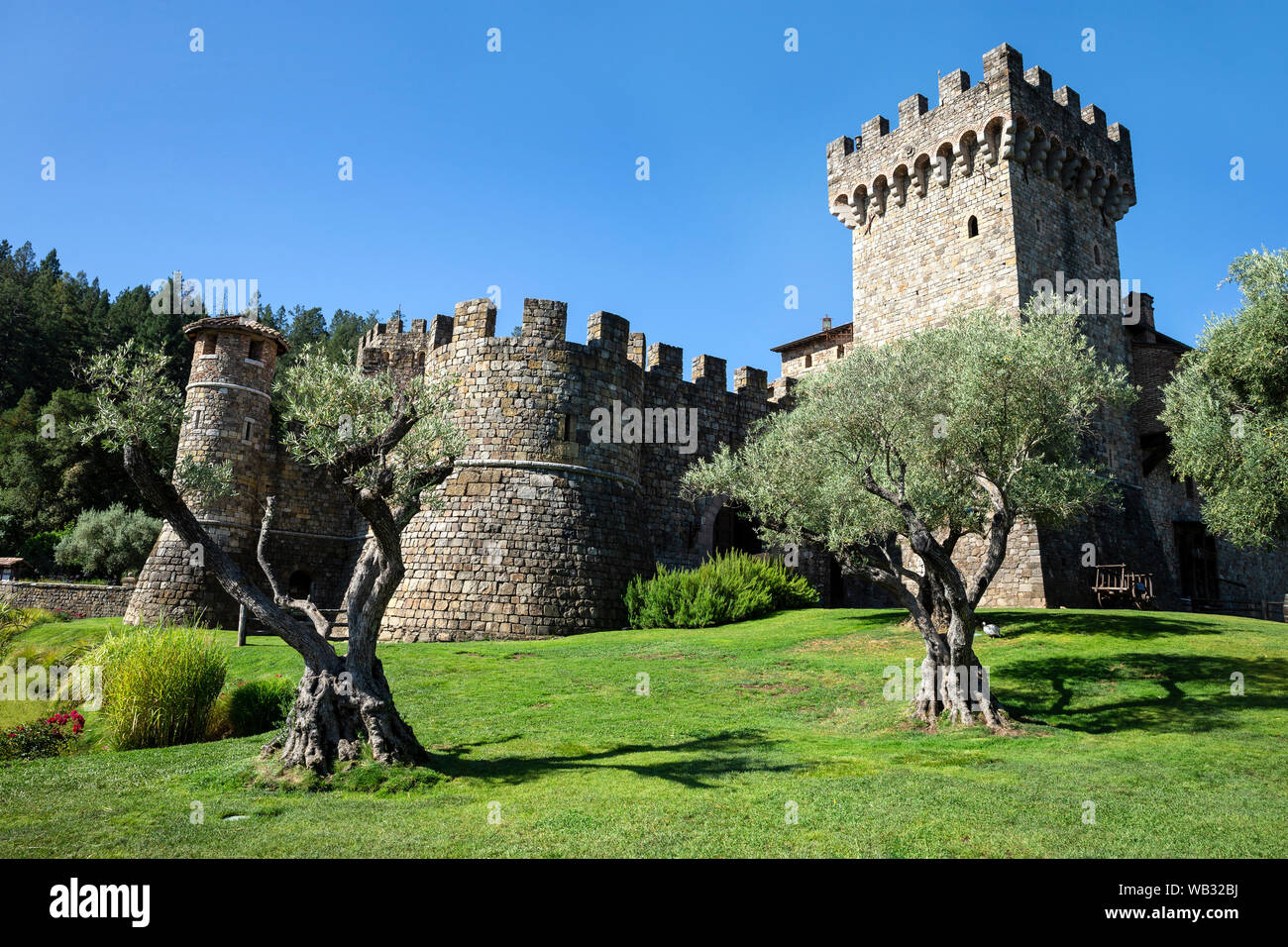 Castello di amorosa hi-res stock photography and images - Alamy