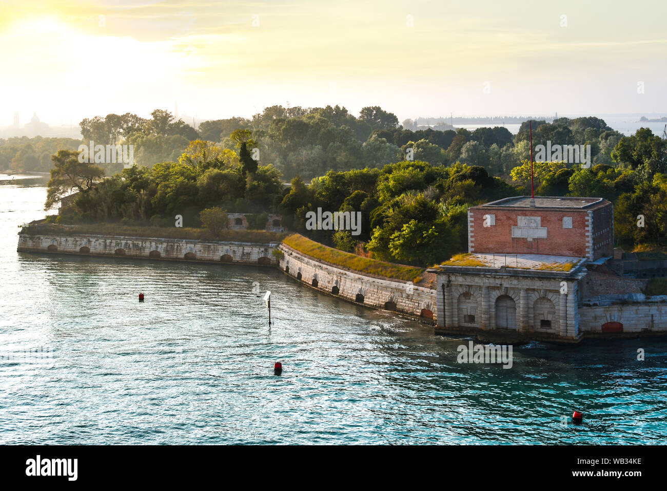 Forte Sant'Andrea on the island of Le Vignole, a small walled island ...