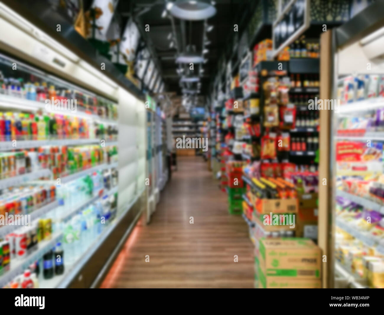 Supermarket shelf blurred hi-res stock photography and images - Alamy
