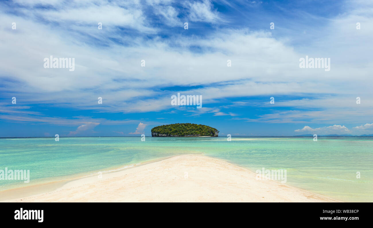 Real Tropical Island with clear water and white sand beach, holiday ...