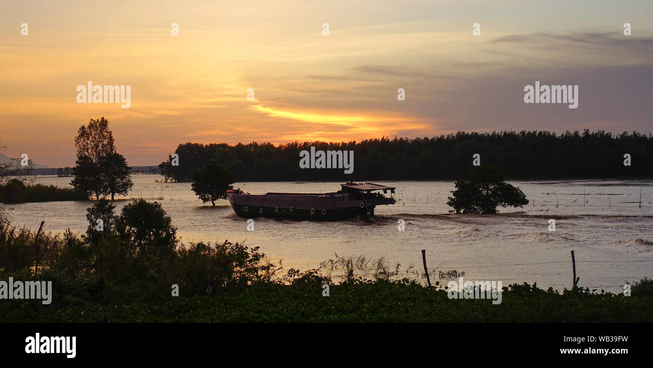 Mekong basin hi-res stock photography and images - Alamy