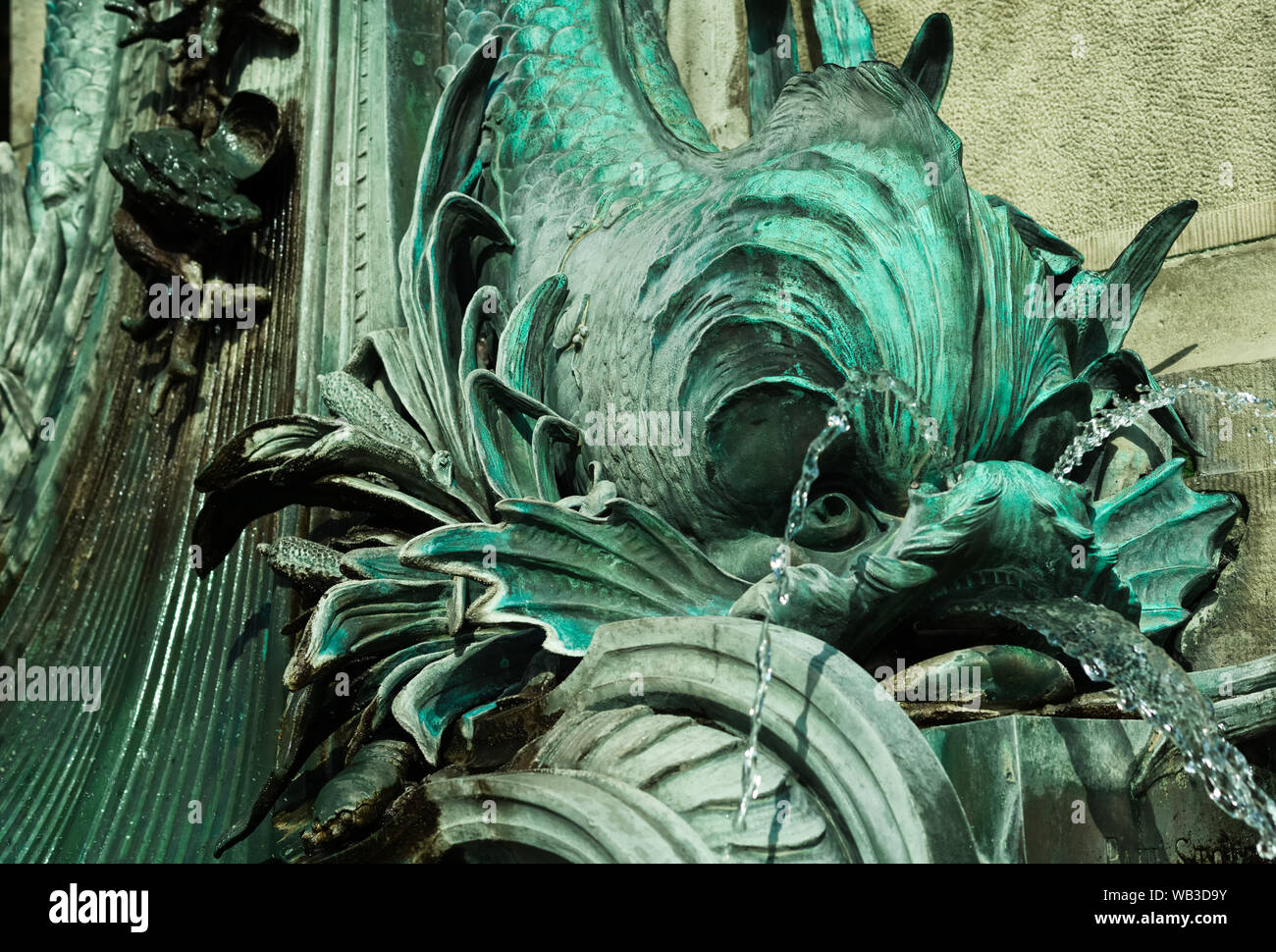 Ugly fountain hi-res stock photography and images - Alamy