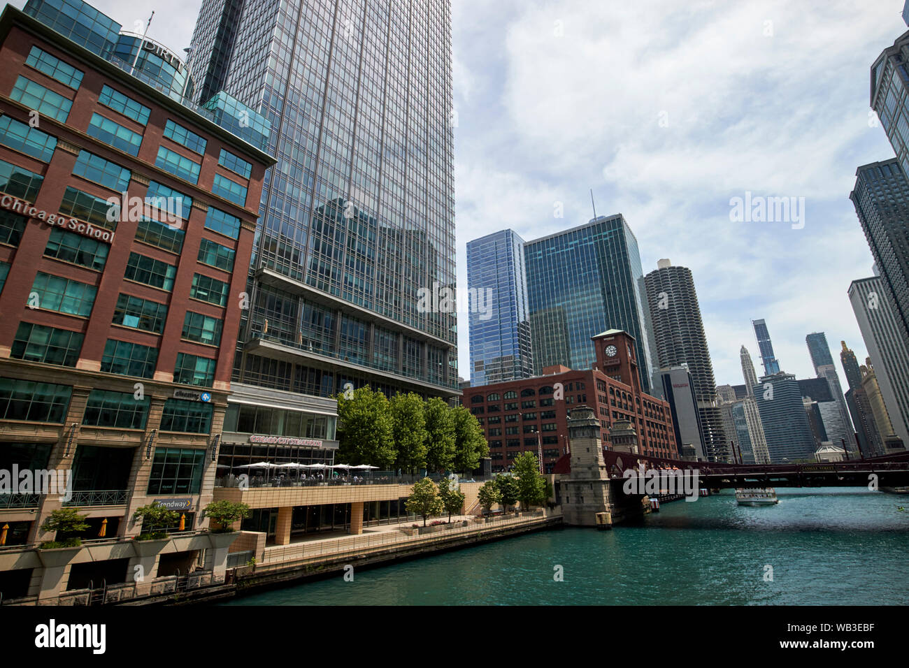 view along the chicago river from the wells street bridge of the near ...