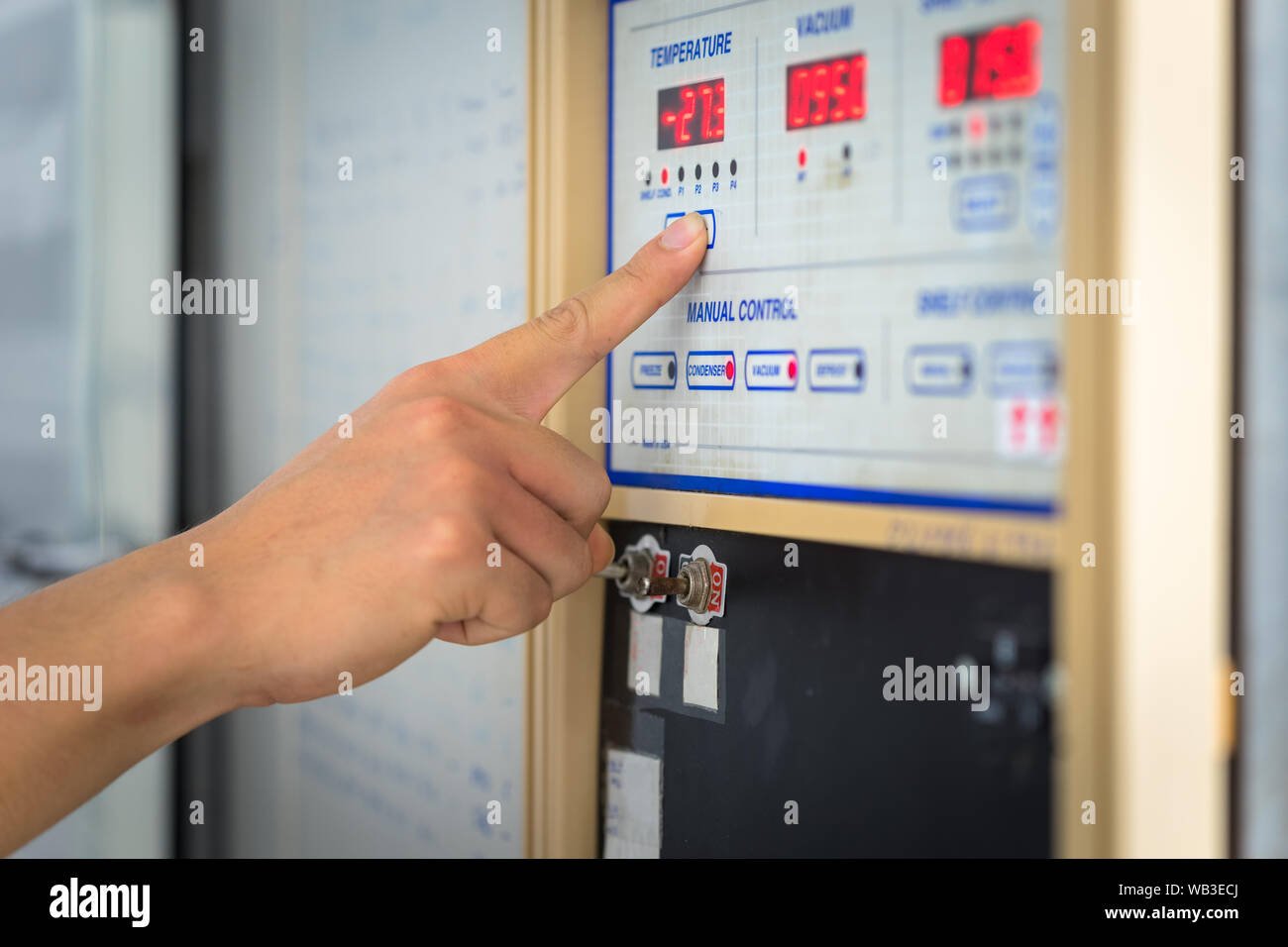 Modern human beginnings hi-res stock photography and images - Alamy