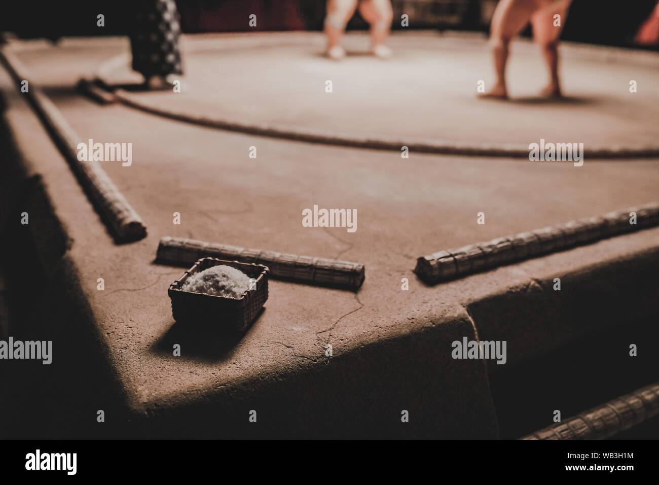 Wrestlers in ring hi-res stock photography and images - Alamy