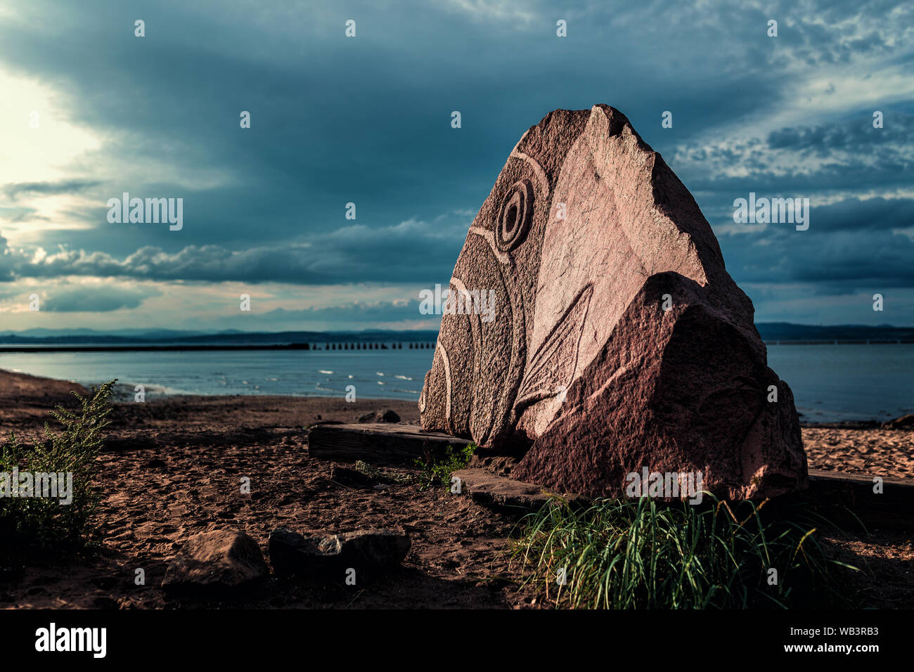 Fish head Sculpture, Silverknowes Beach, Edinburgh Stock Photo - Alamy
