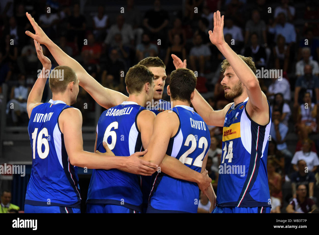 Italian volleyball national team hi-res stock photography and images ...