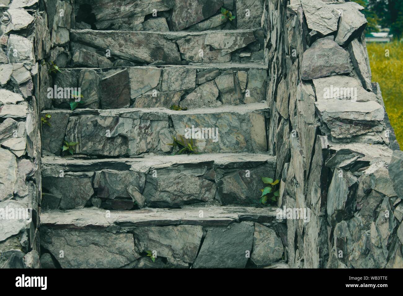 Stone brick stairs hi-res stock photography and images - Alamy