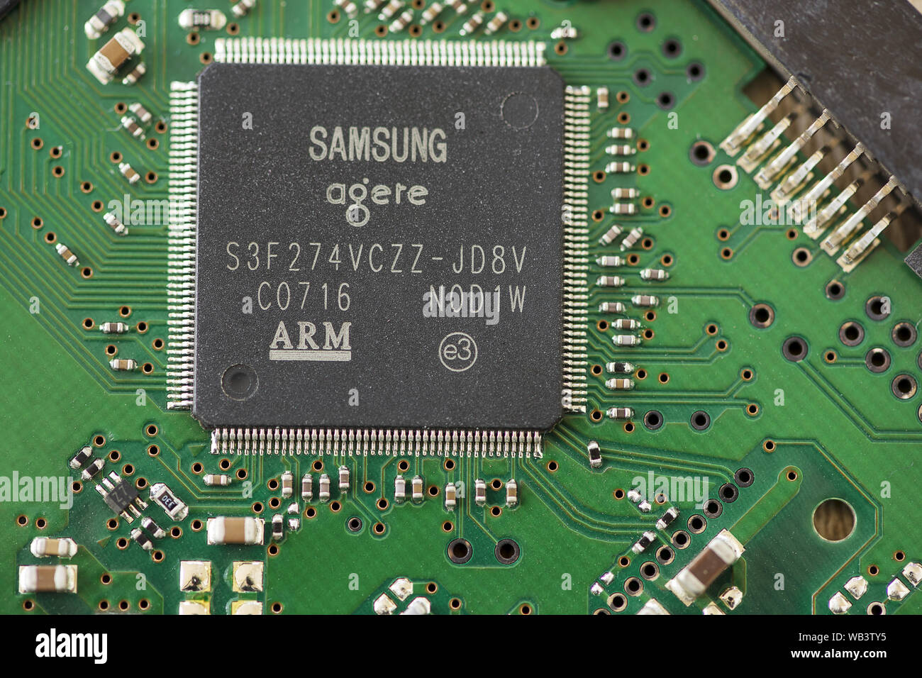 Samsung processor hi-res stock photography and images - Alamy