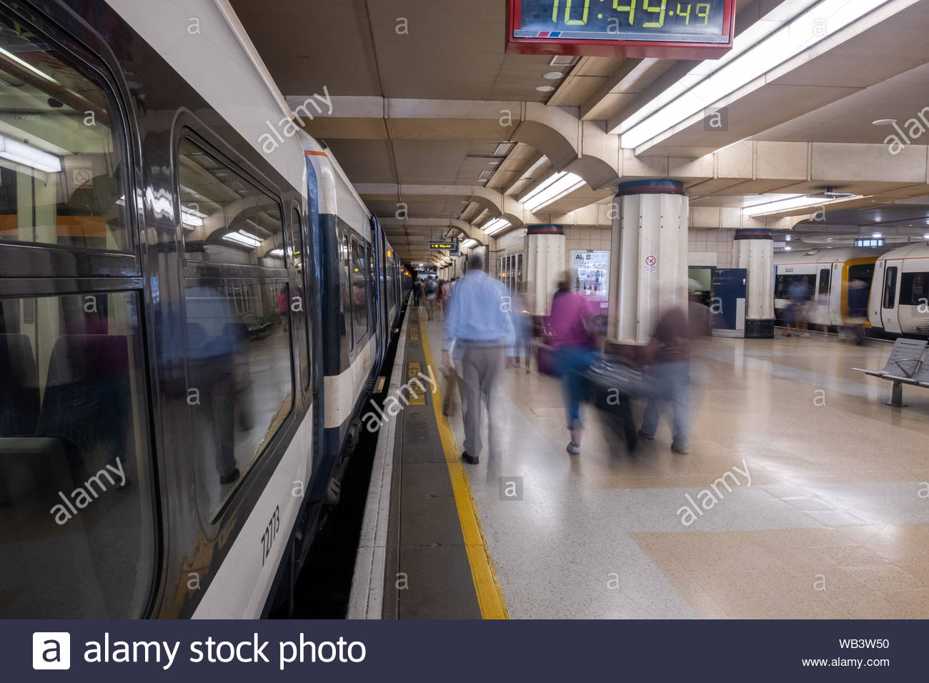 Concourse Charing Cross Station High Resolution Stock Photography and ...