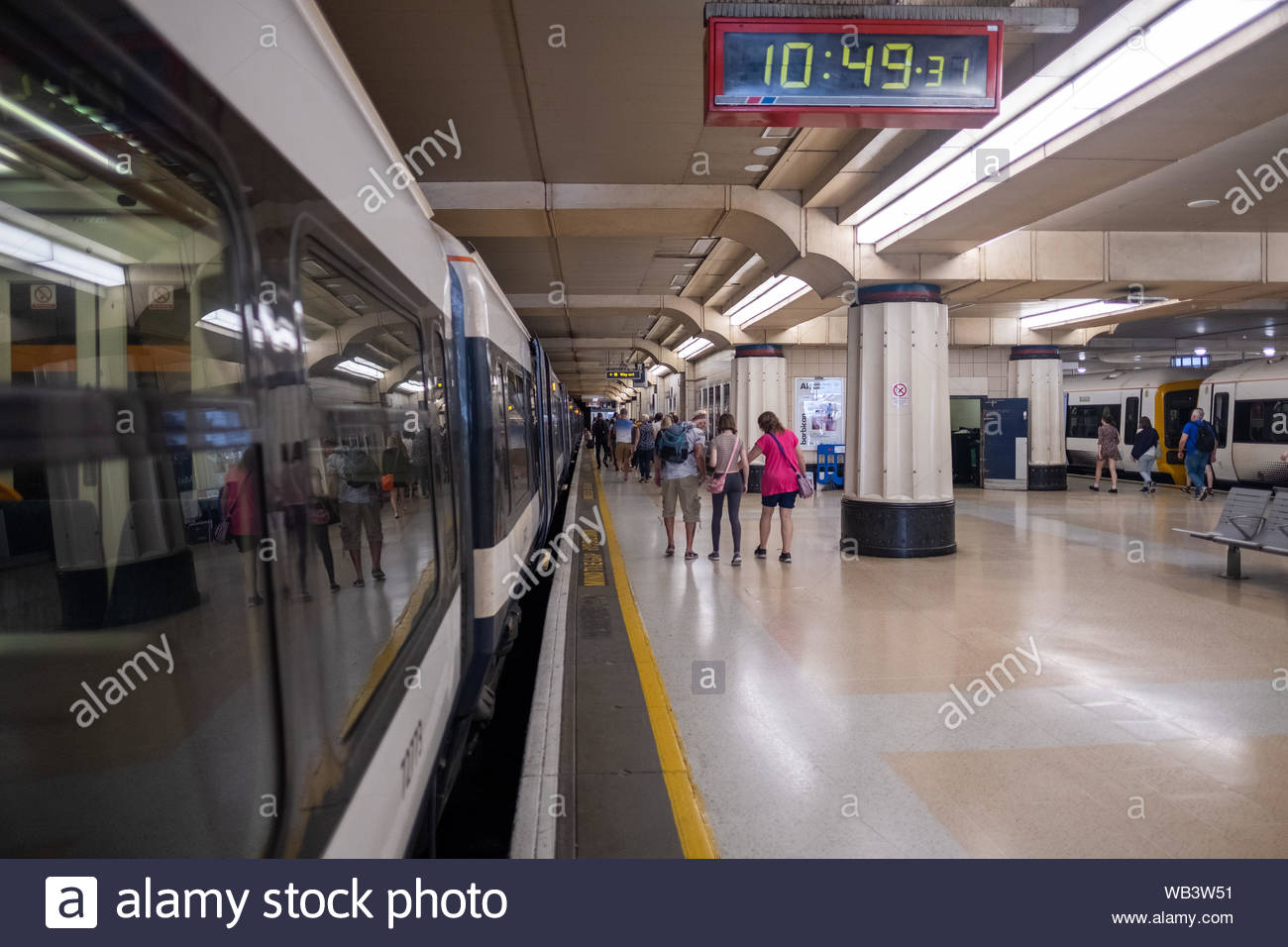 Concourse Charing Cross Station High Resolution Stock Photography and ...