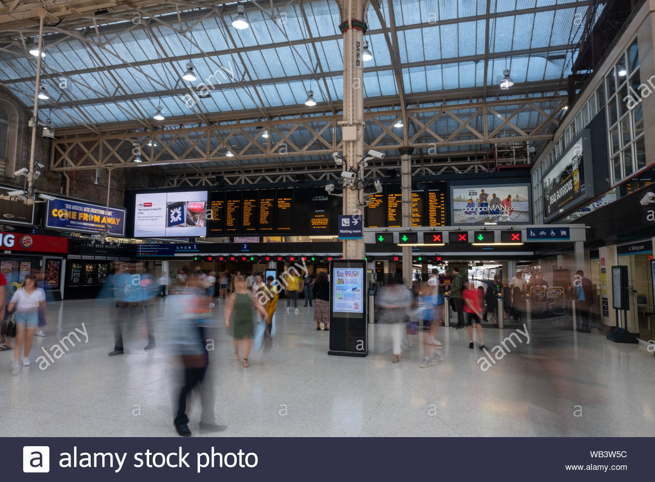 Concourse Charing Cross Station High Resolution Stock Photography and ...