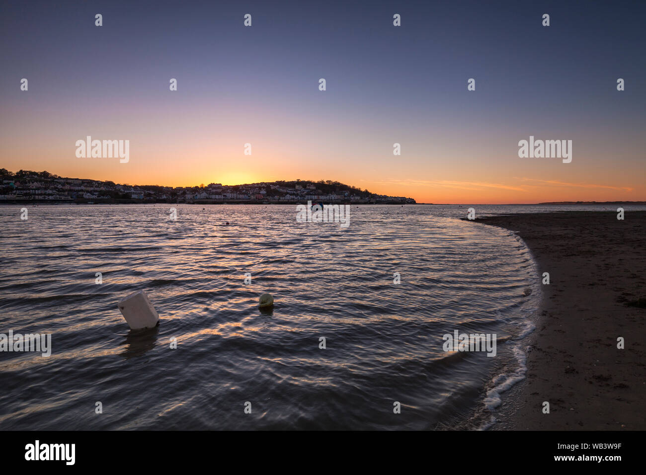 a calm evening at Instow beach in North Devon Stock Photo - Alamy