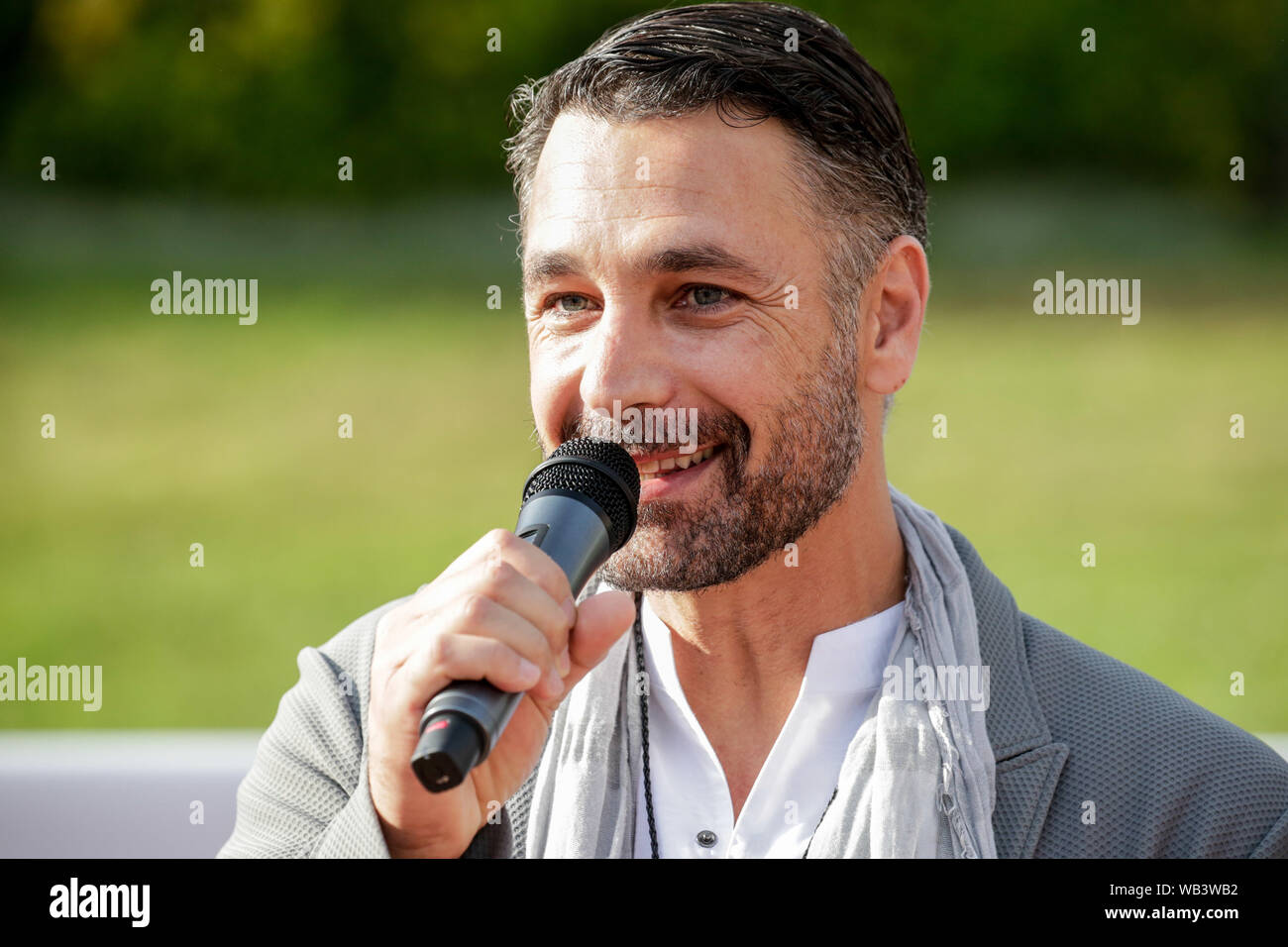 Roul bova hi-res stock photography and images - Alamy