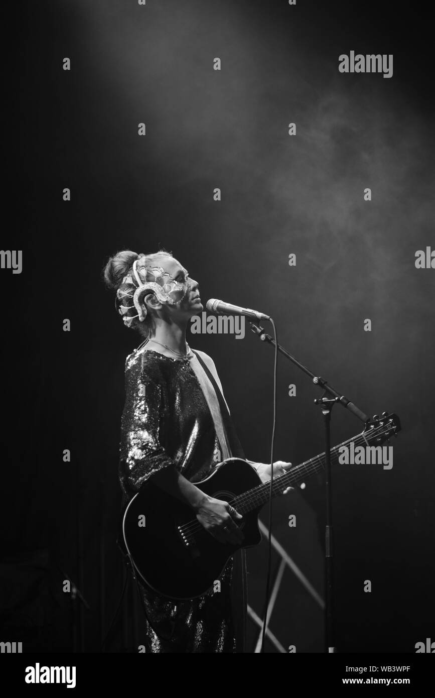 Lamb (Lou Rhodes pictured) at Green Man Festival 2019 Stock Photo - Alamy