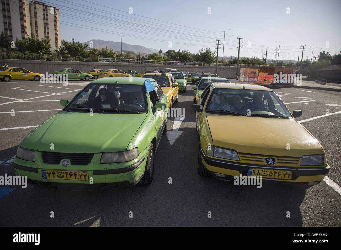Tehran taxi hi-res stock photography and images - Alamy