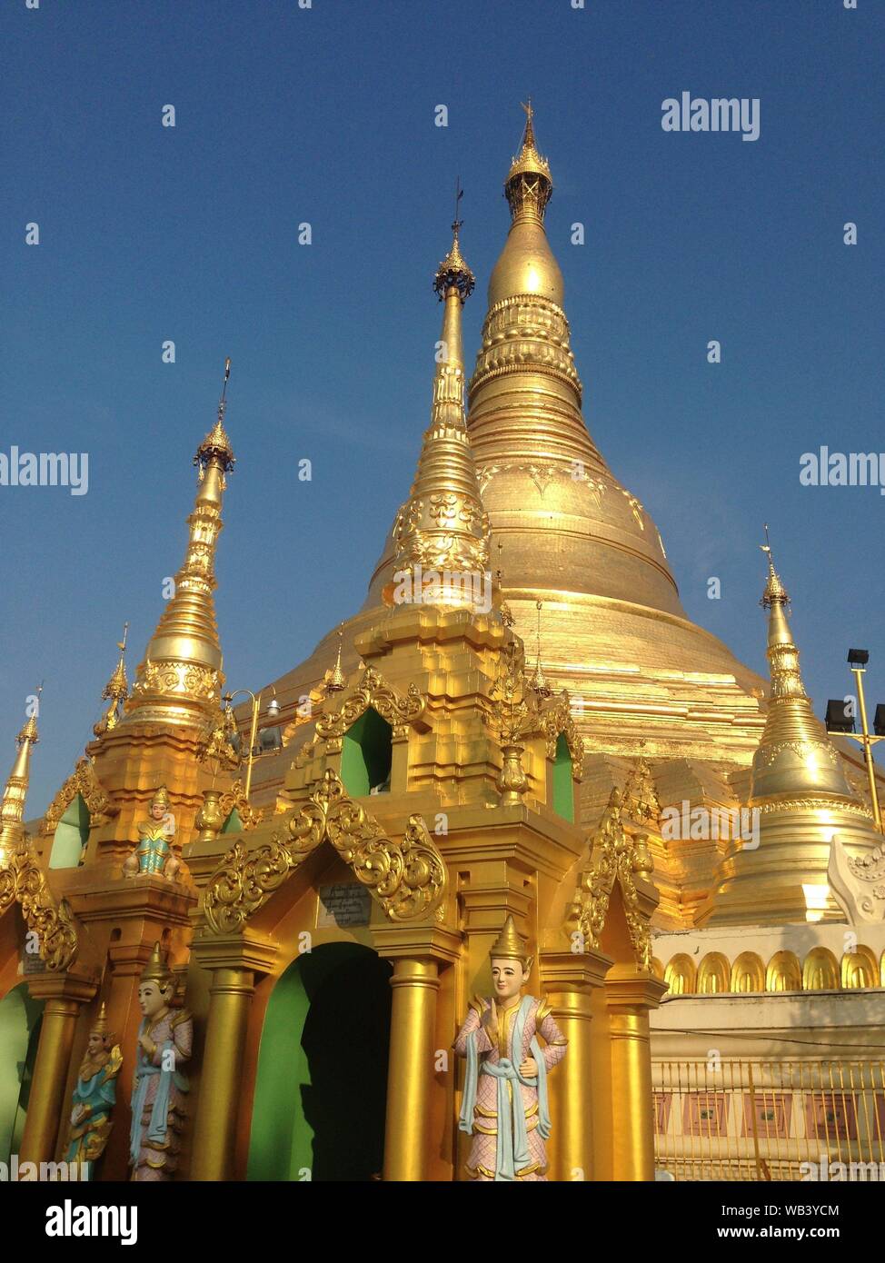 Temples of yangon hi-res stock photography and images - Alamy