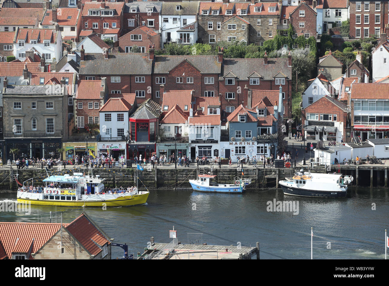 Whitby harbour office hi-res stock photography and images - Alamy