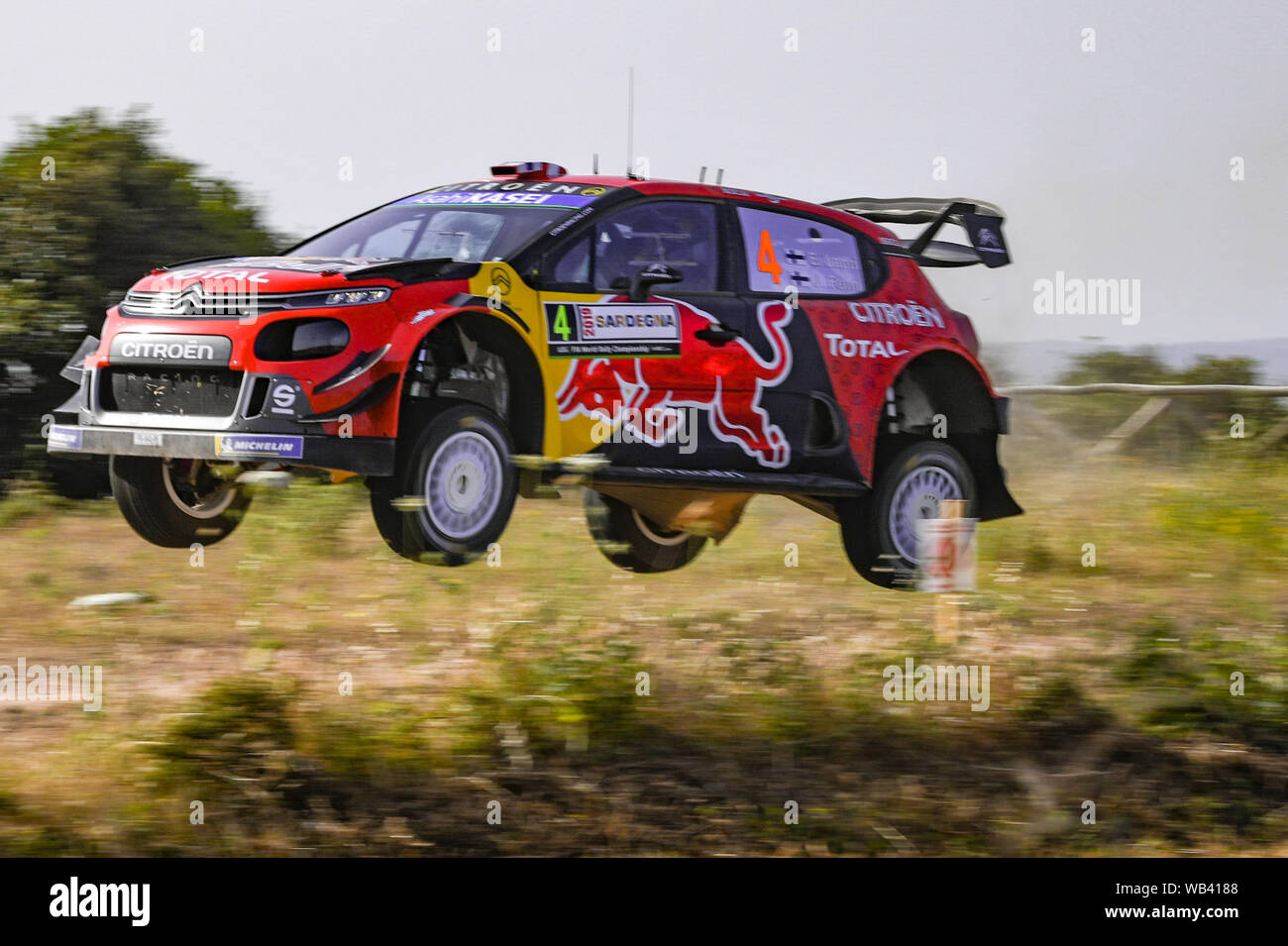 ESAPEKA LAPI, ON CITROEN C3 WRC PLUS AL SALTO SULLA PROVA SPECIALE 2 ...