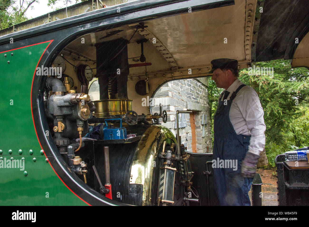 Linda steam locomotive on ffestiniog hi-res stock photography and ...