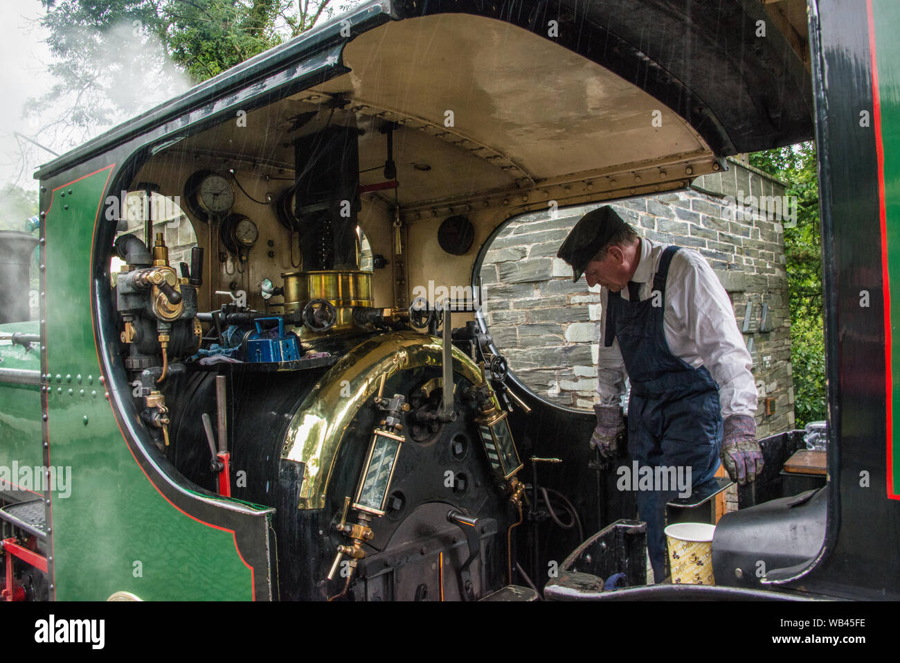 Linda steam locomotive on ffestiniog hi-res stock photography and ...