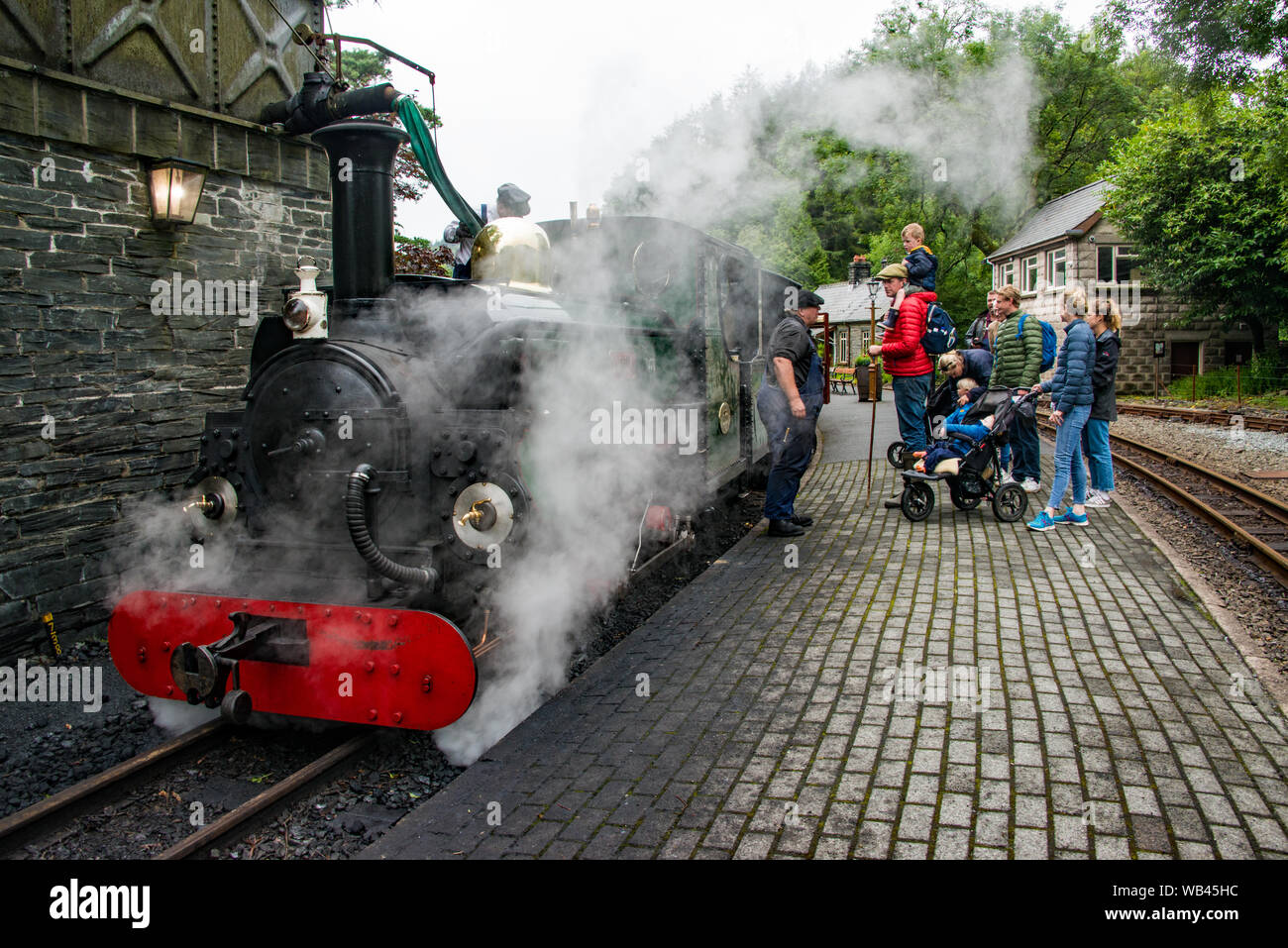 Linda steam locomotive on ffestiniog hi-res stock photography and ...