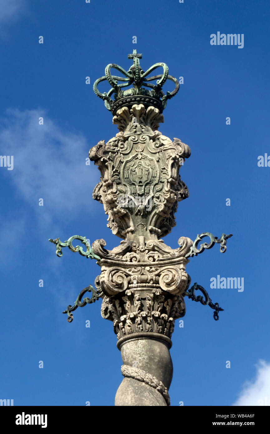 Pillory column hi-res stock photography and images - Alamy