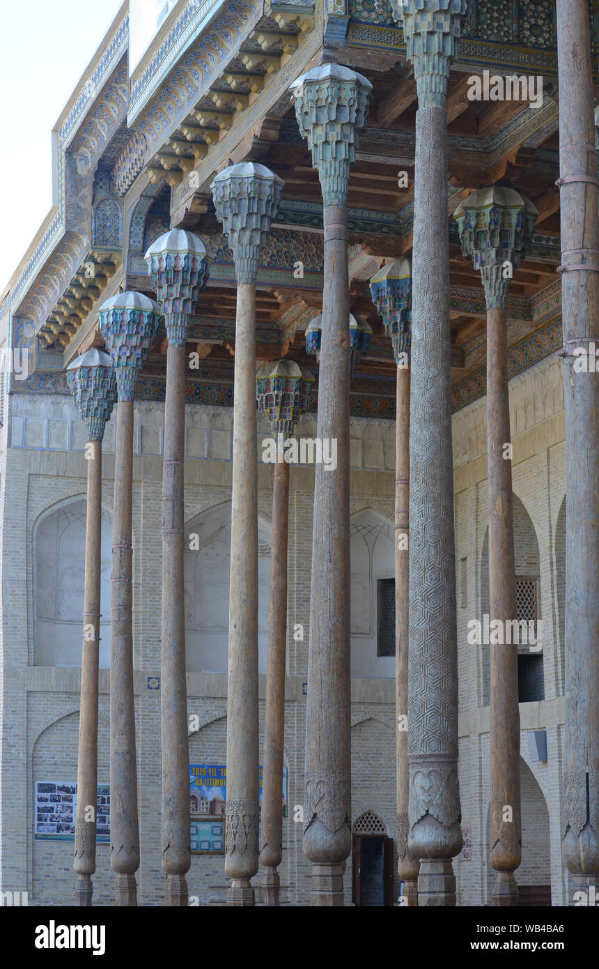 Ornated wooden columns and ceiling of Bolo Haouz Mosque in Bukhara ...