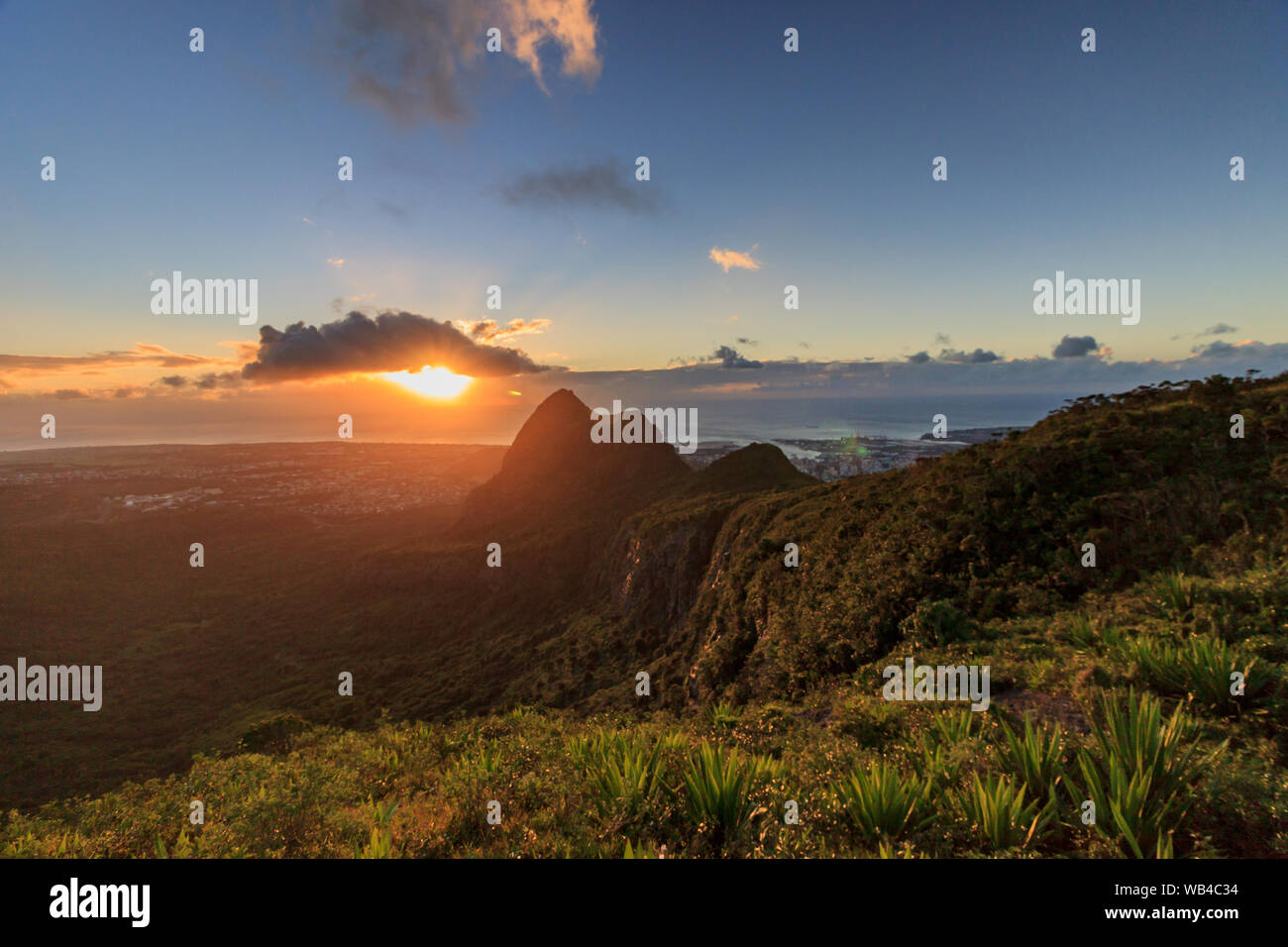 Pouce mountain mauritius hi-res stock photography and images - Alamy