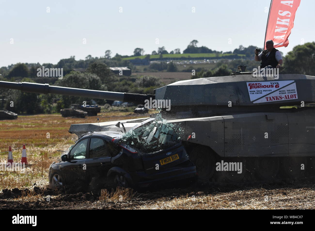 Socialtanks hi-res stock photography and images - Alamy